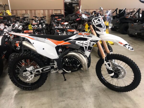 KAYO KT 250 2-Stroke Dirtbike | M & M Motorsports